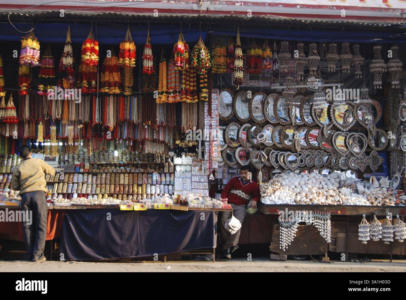 Bangles shop in market, Haridwar, Uttar Pradesh, India, Asia Stock ...