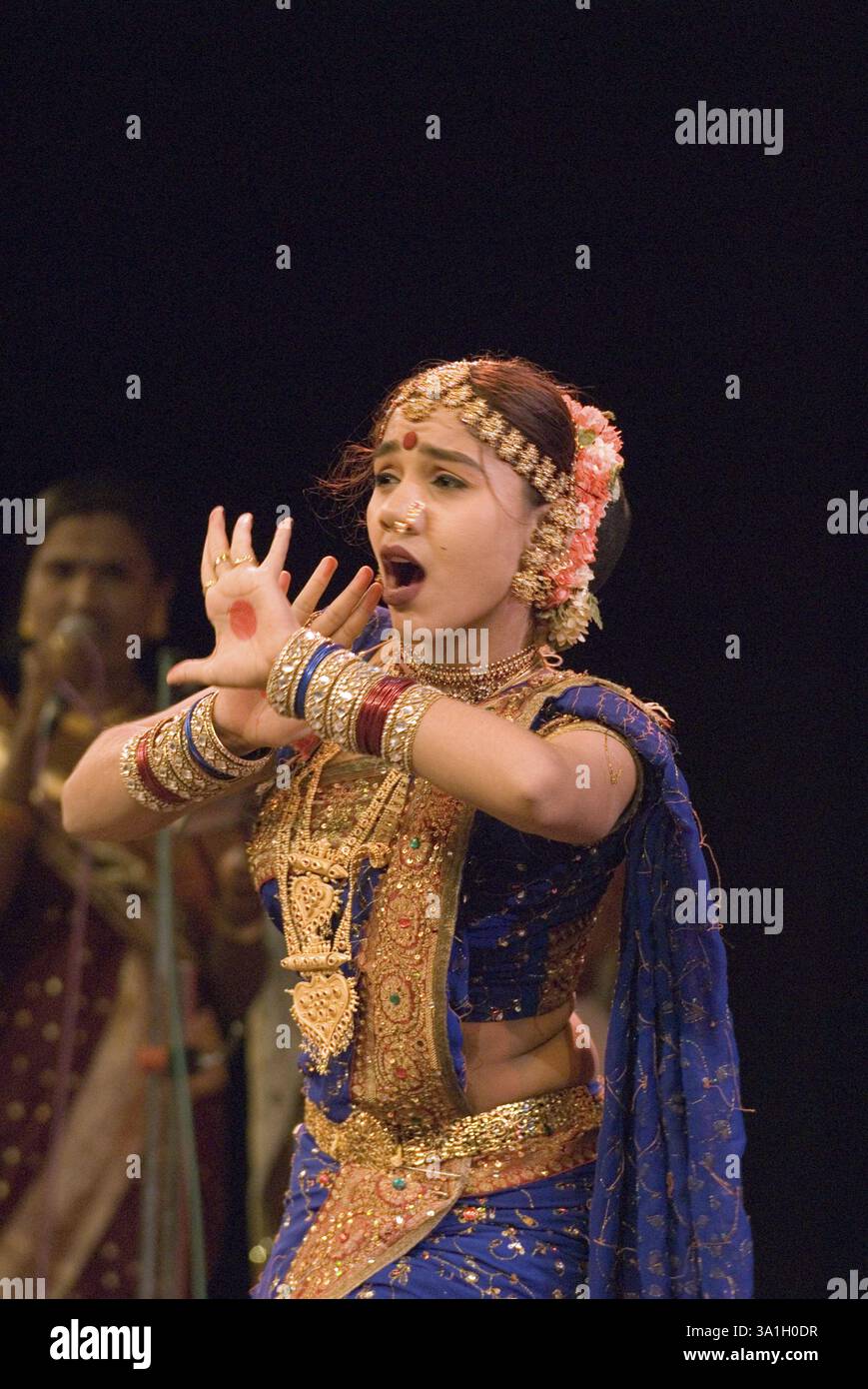 Woman performing traditional folk dance Lavani, Maharashtra, India NO ...