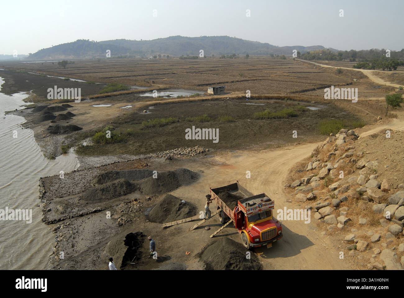 Truck top down shot river hi-res stock photography and images - Alamy
