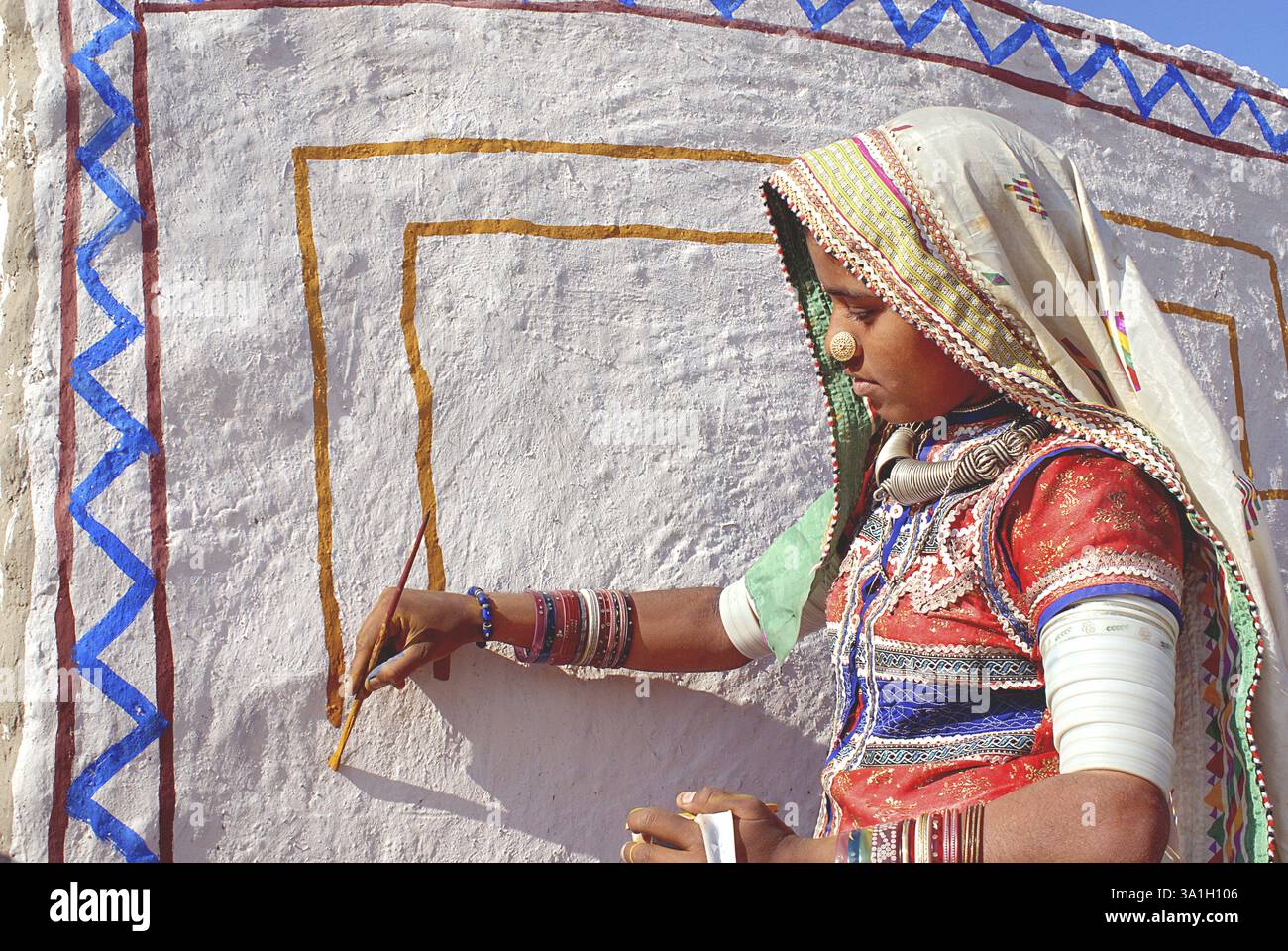A local rabari painting at the Shaam-E-Sarahad, Banni, Kutch, Gujarat ...