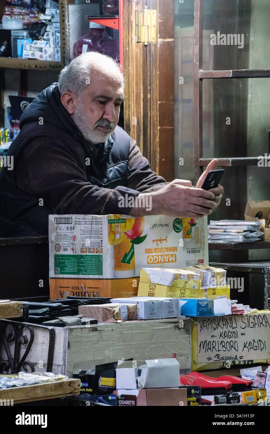 Shopkeeper turkey phone hi-res stock photography and images - Alamy