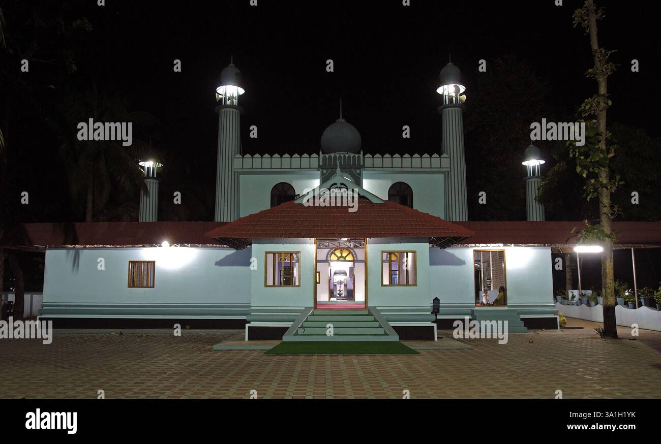 The Cheraman mosque in Kodungallur first mosque in India was built in ...