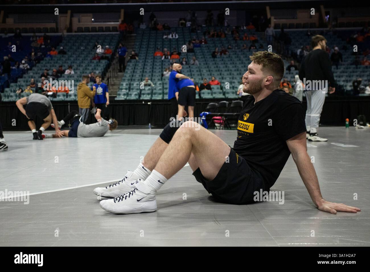 Tulsa, Oklahoma, USA. 8th Mar, 2025. Missouri's KEEGAN O'TOOLE warms up ...