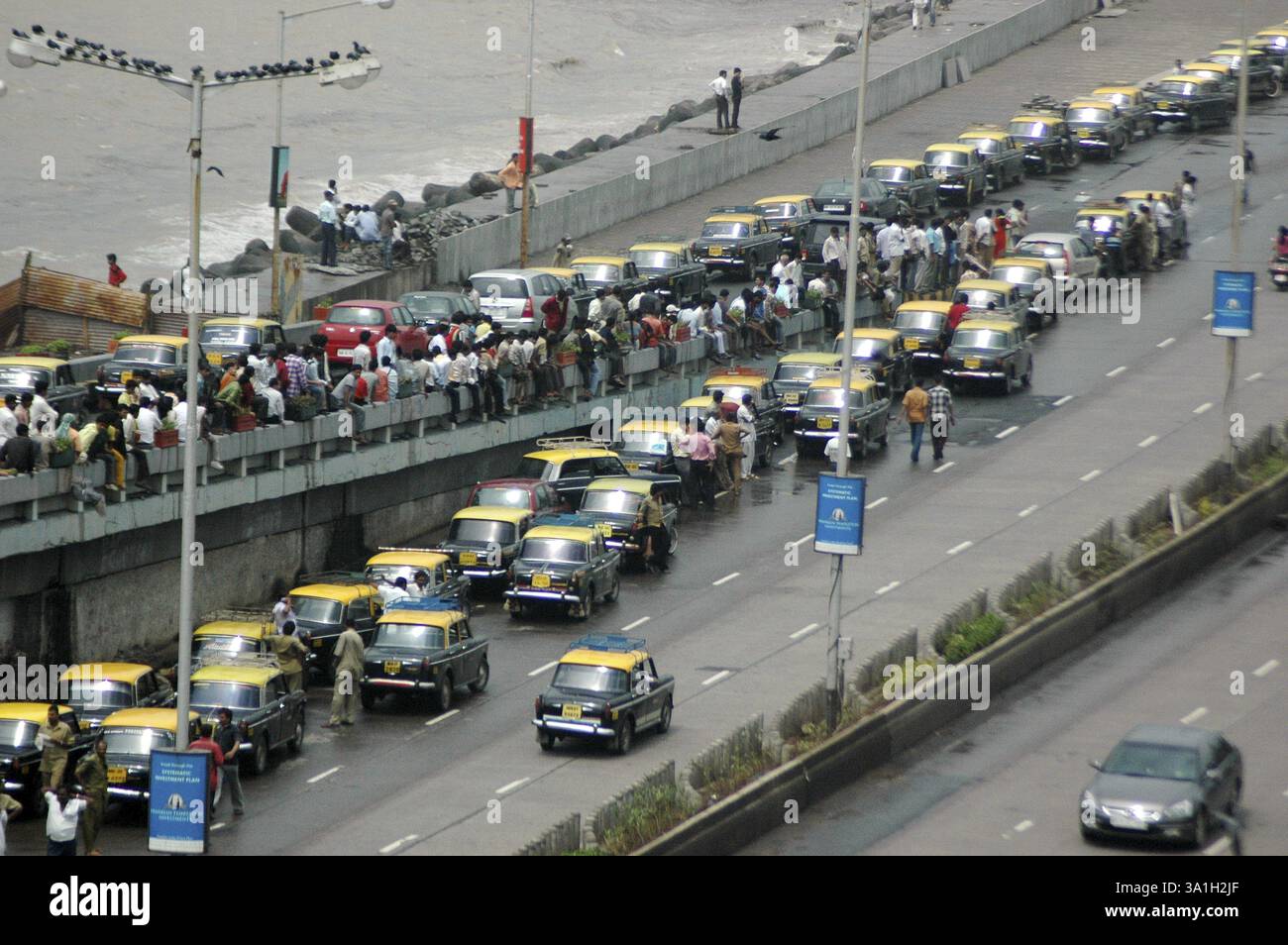 Traffic come to halt at Marine Drive during victory procession of ...