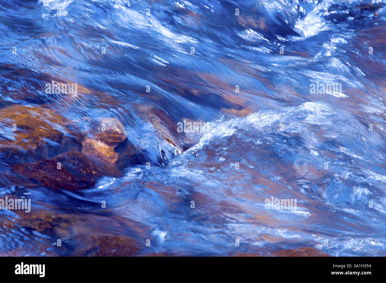 Creative curve and form flow of river water, Sanjay Gandhi National ...