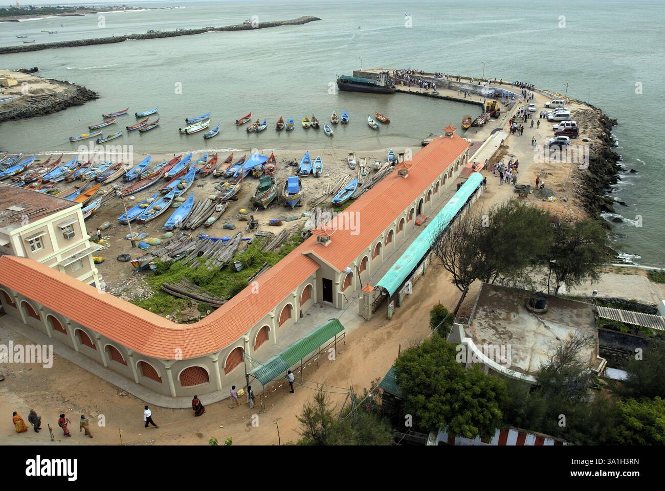 Catamaran and fishing boats jetty in Kanyakumari, Tamil Nadu, India ...