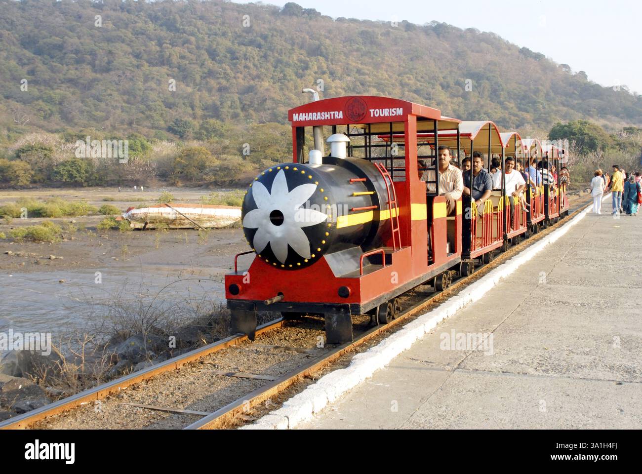 Mini train to carry passengers to Elephanta cave from Jetty, Bombay now ...