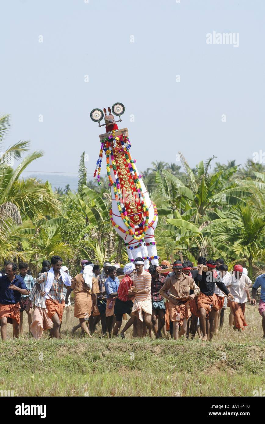 People celebrating Machattu Mamangam festival near Trichur, Kerala ...