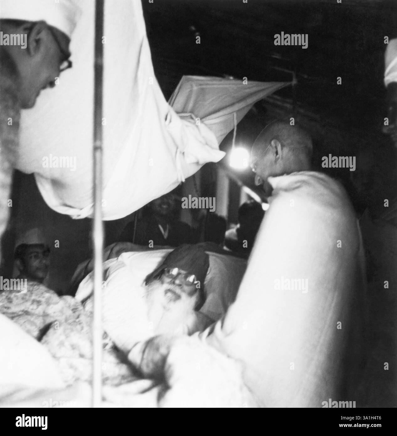 Mahatma Gandhi visiting the builder of Bharat Mata Temple, Shivprasad ...