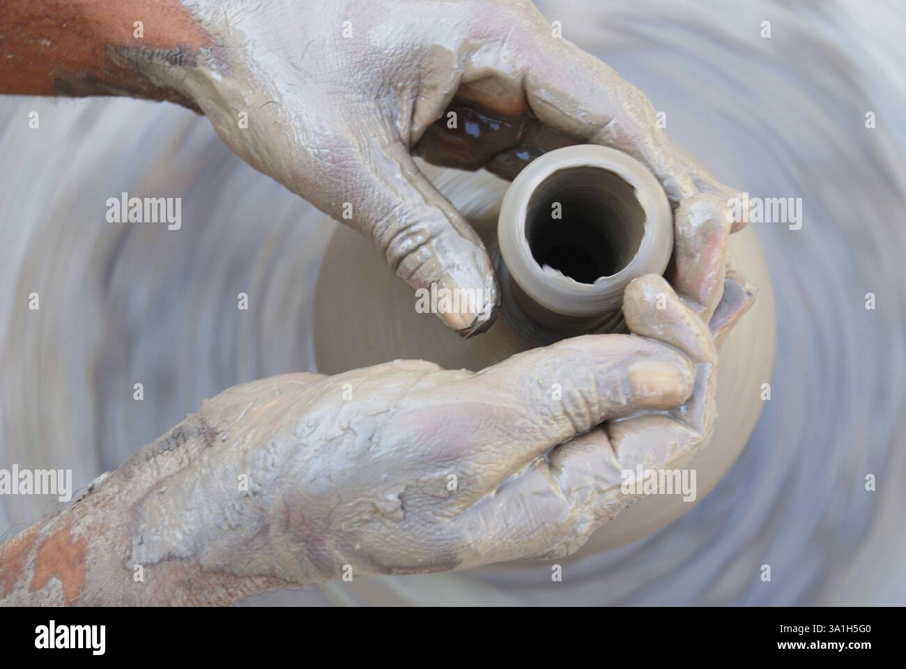 Potter making pot on wheel, Jodhpur, Rajasthan, India, Asia Stock Photo ...