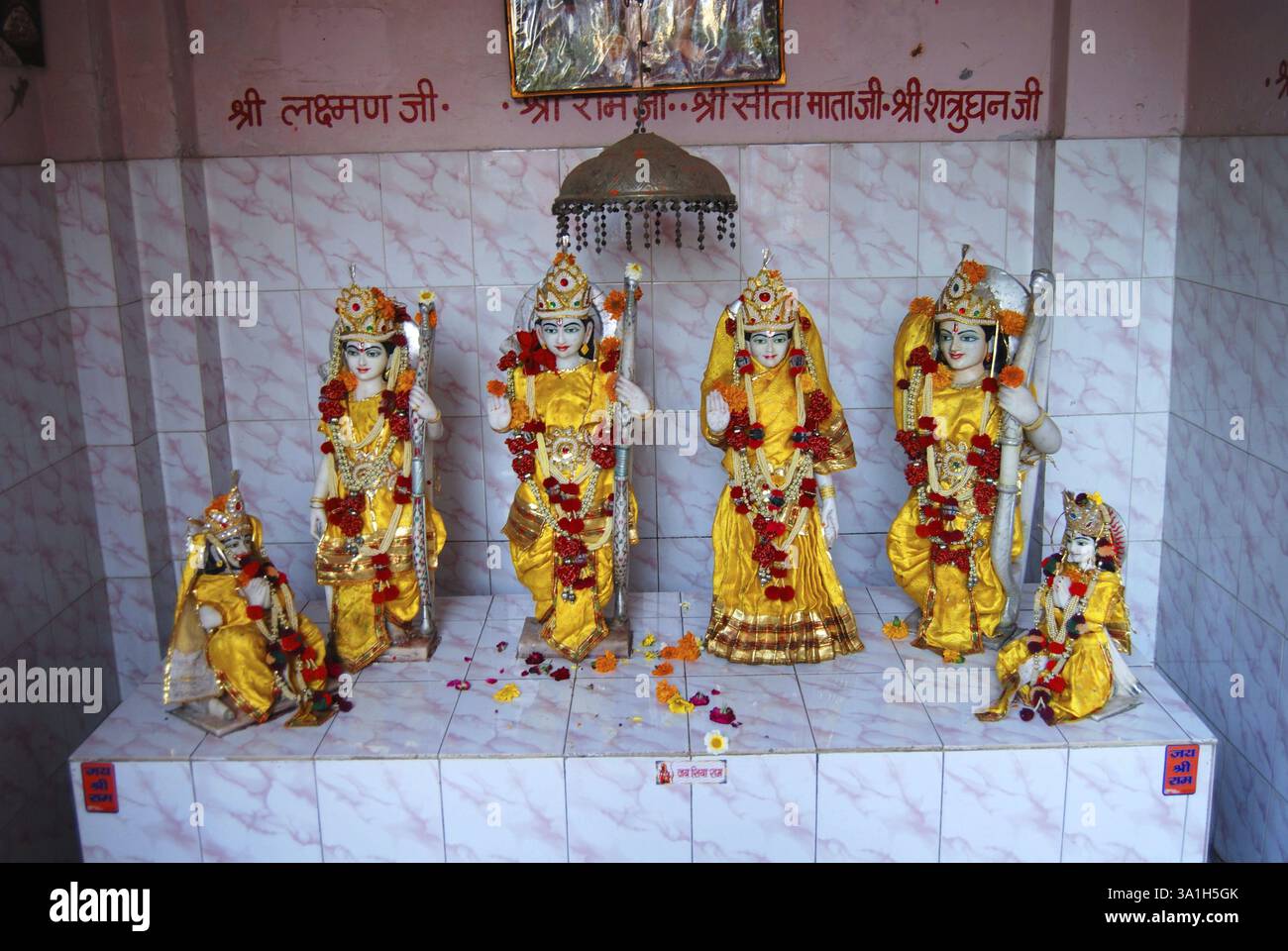 Statues of lord Rama and Sita in Daksha prajapati temple, Haridwar ...