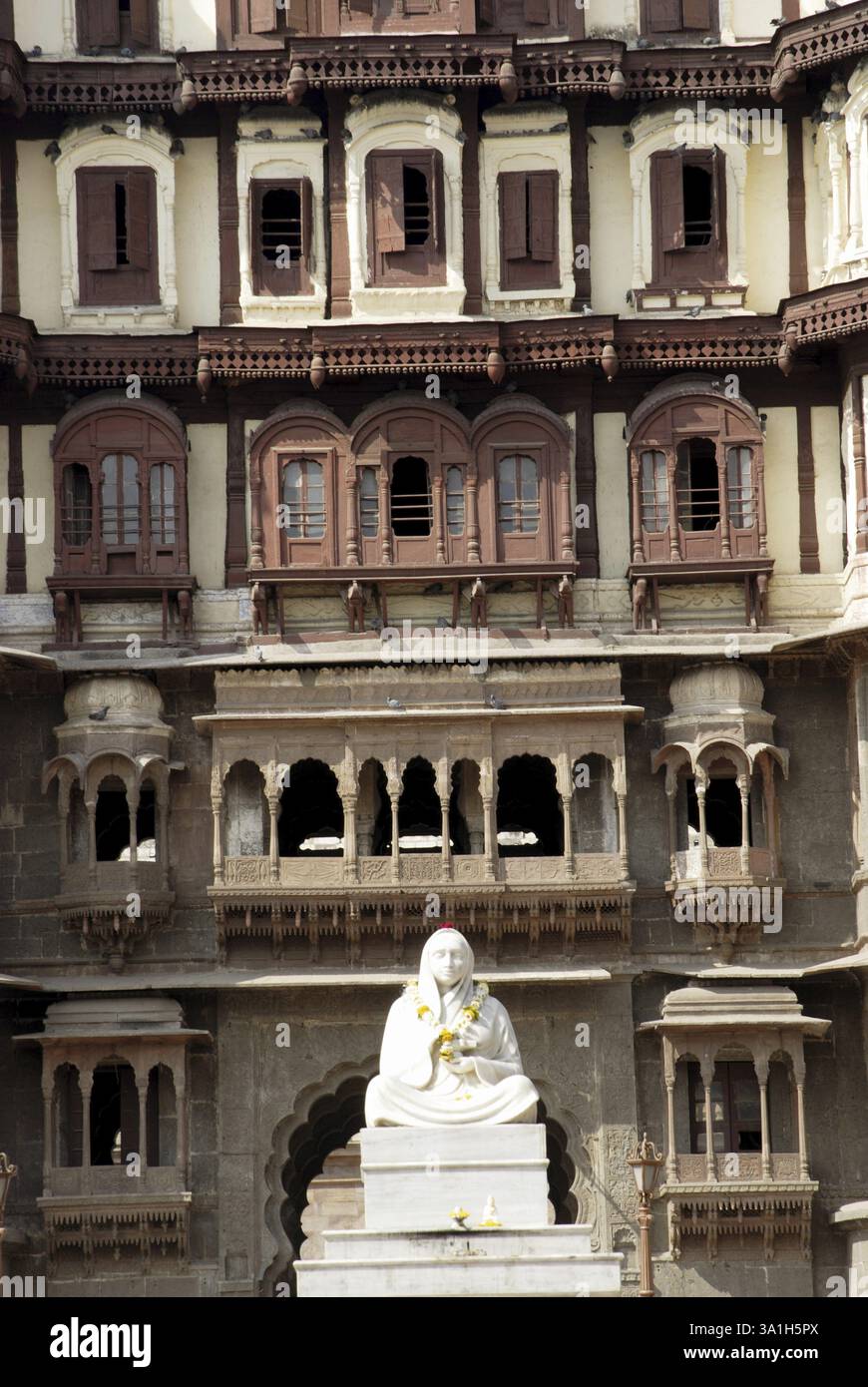 Rajwada the Holkar palace, statue of Devi Ahilya bai Holkar, Indore ...