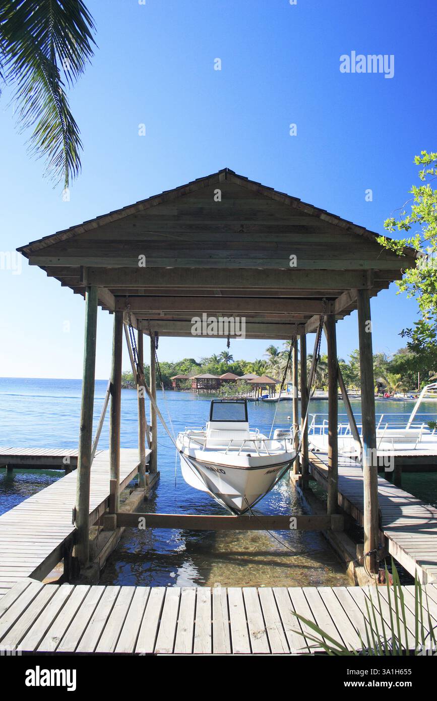 Ship parking, shipyard, Island Roatan, country Honduras Stock Photo - Alamy