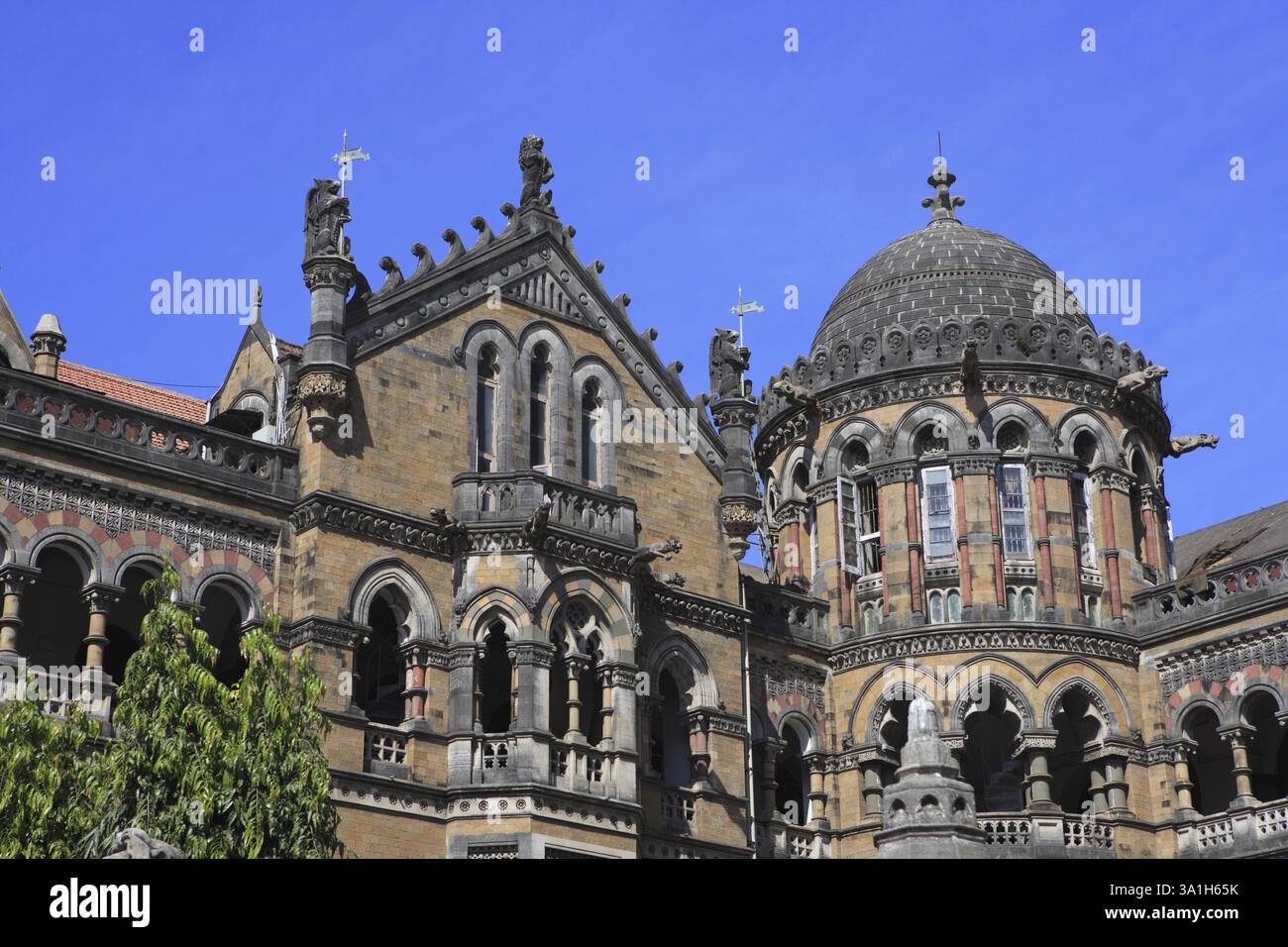 Chhatrapati Shivaji Terminus (formerly Victoria Terminus) Victorian ...