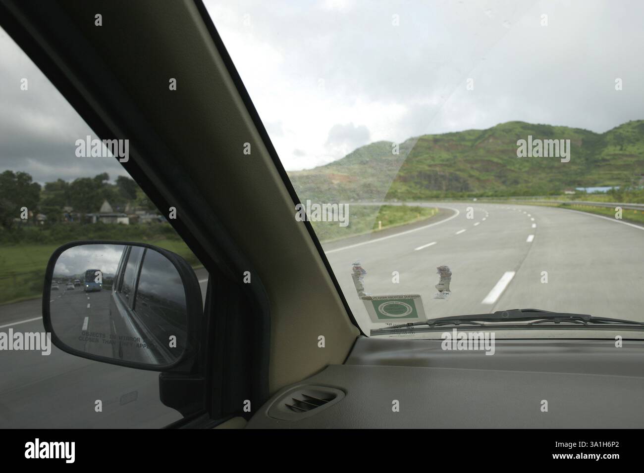 Drive on the Mumbai-Pune Expressway, Maharashtra, India, Asia Stock Photo - Alamy