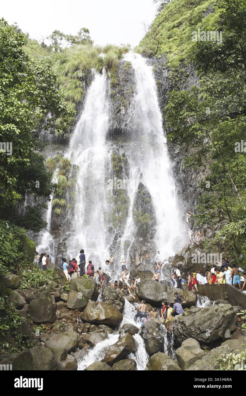 Popular waterfall of Amboli Ghat tourist bathing, Sawantwadi to Amboli ...
