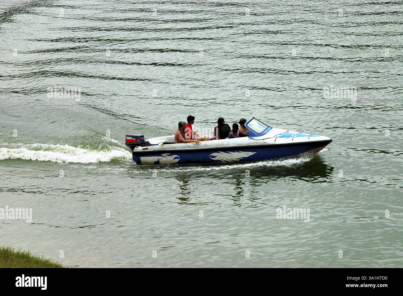 Two ladies at Panniar Lake 22 KMS from Munnar, Kerala, India, Asia ...