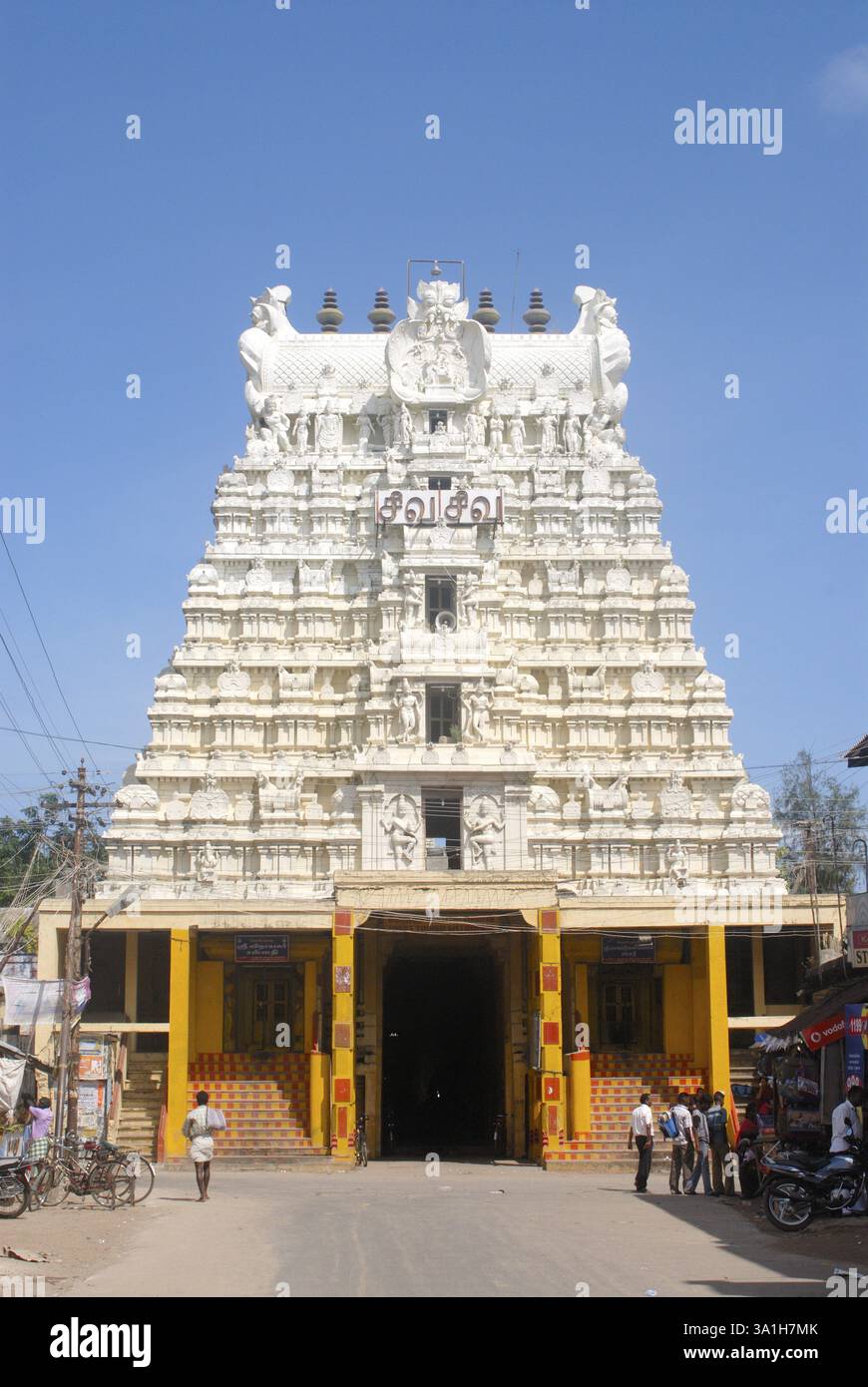 Richly decorated Gopuram of Ramanathswami temple, 24 meters height ...