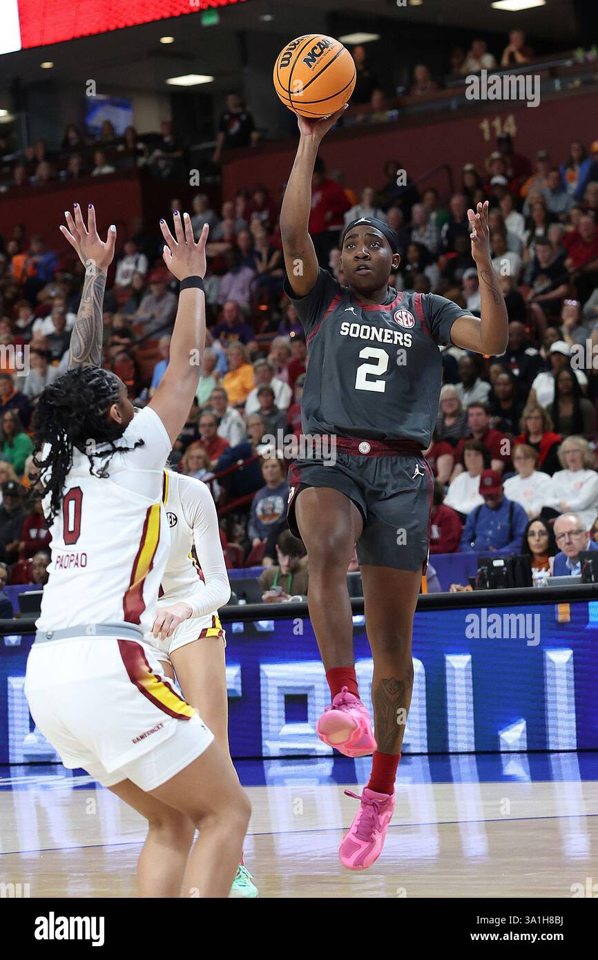 GREENVILLE, SC - MARCH 08: Oklahoma Sooners guard Reyna Scott (2 ...