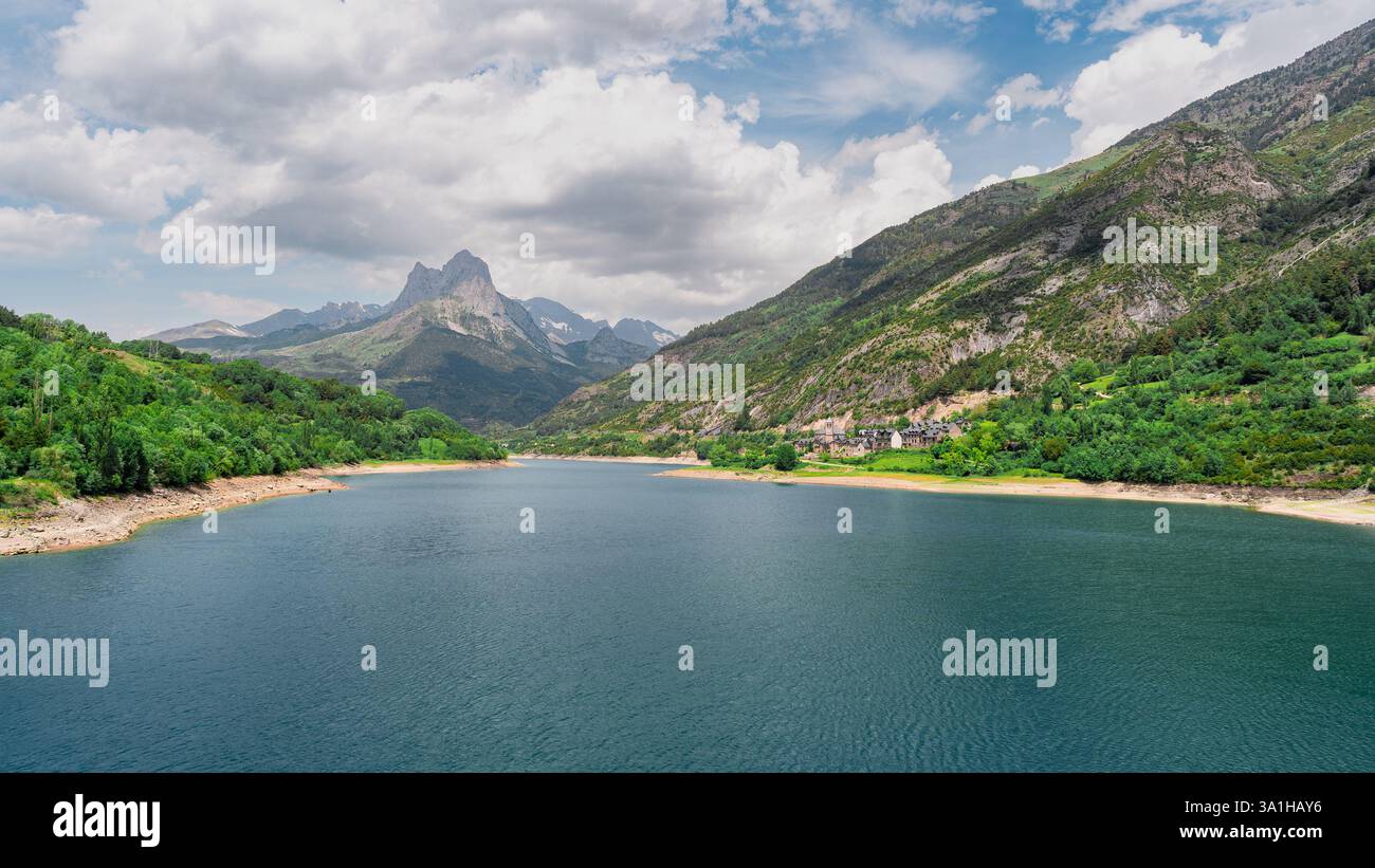 Landscape of Lanuza in the Pyrenees, between Spain and France, a sunny ...