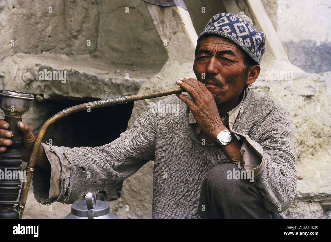 Man smoking hookah, India, Asia Stock Photo - Alamy
