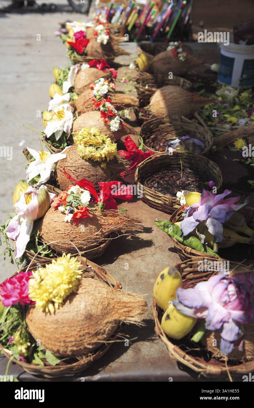Pooja thali, temple kanchi kamakoti peetam sri kamakshi ambal, district ...