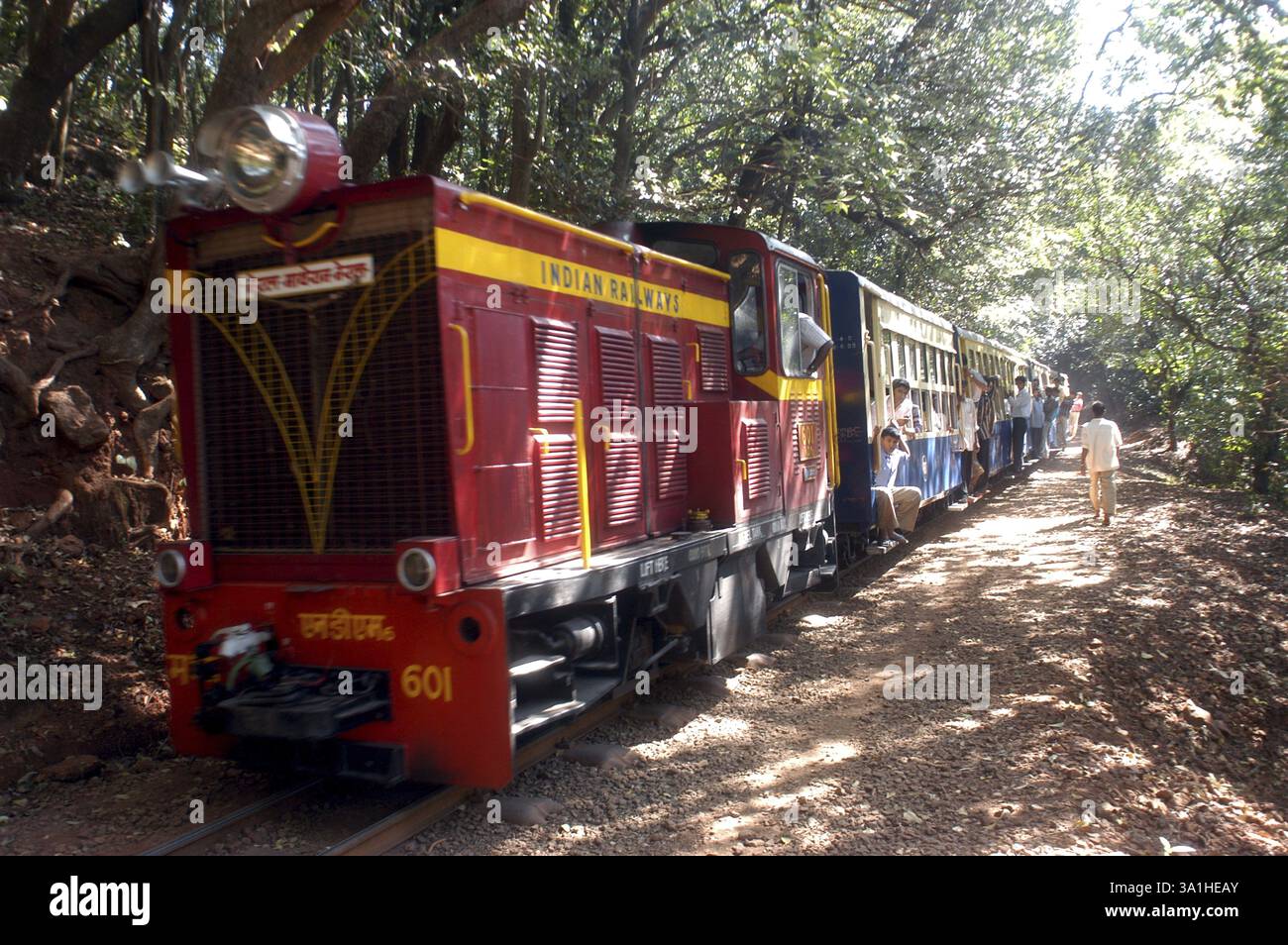 The toy train that runs on the 77 year old connecting Neral to Matheran ...