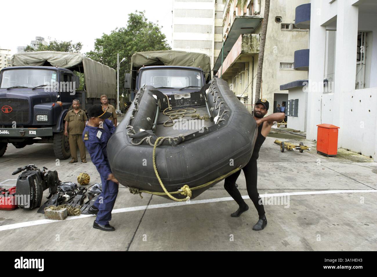 Marine commandos of Indian Navy doing mock demonstration how to rescue ...