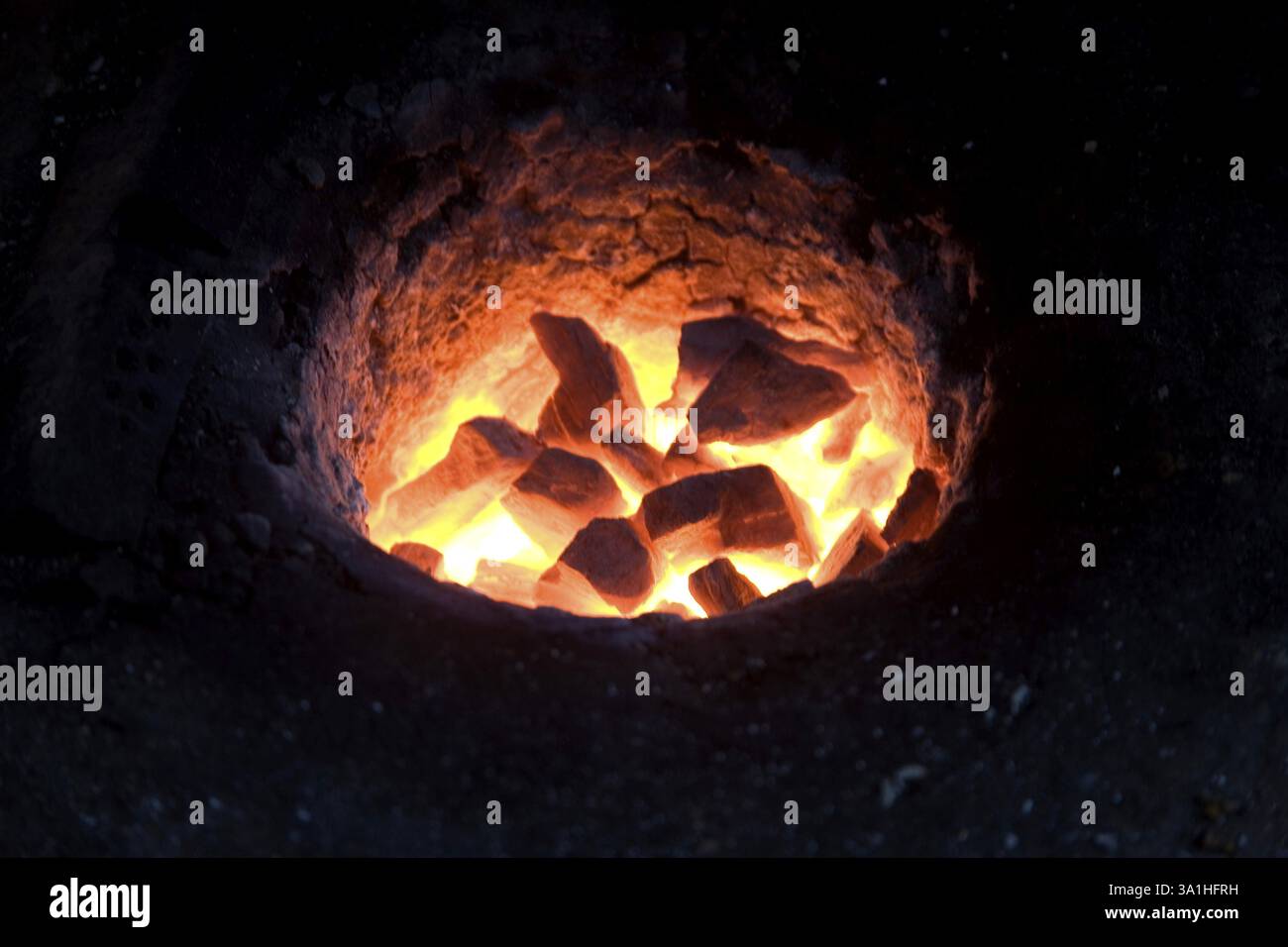 Coal stove india hi-res stock photography and images - Alamy