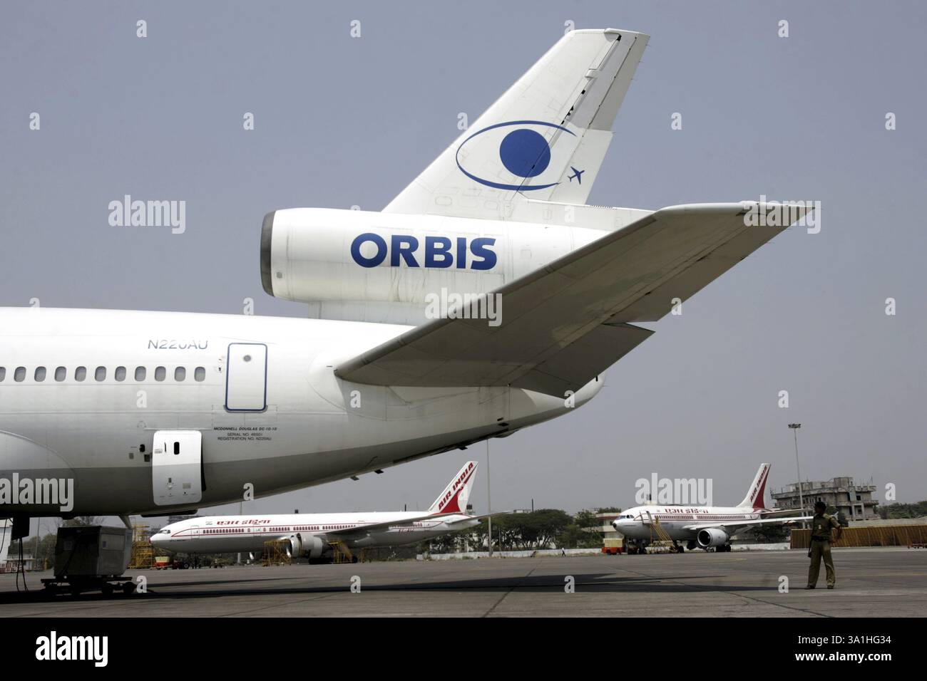 The world's only airborne ophthalmic surgical and training facility ...