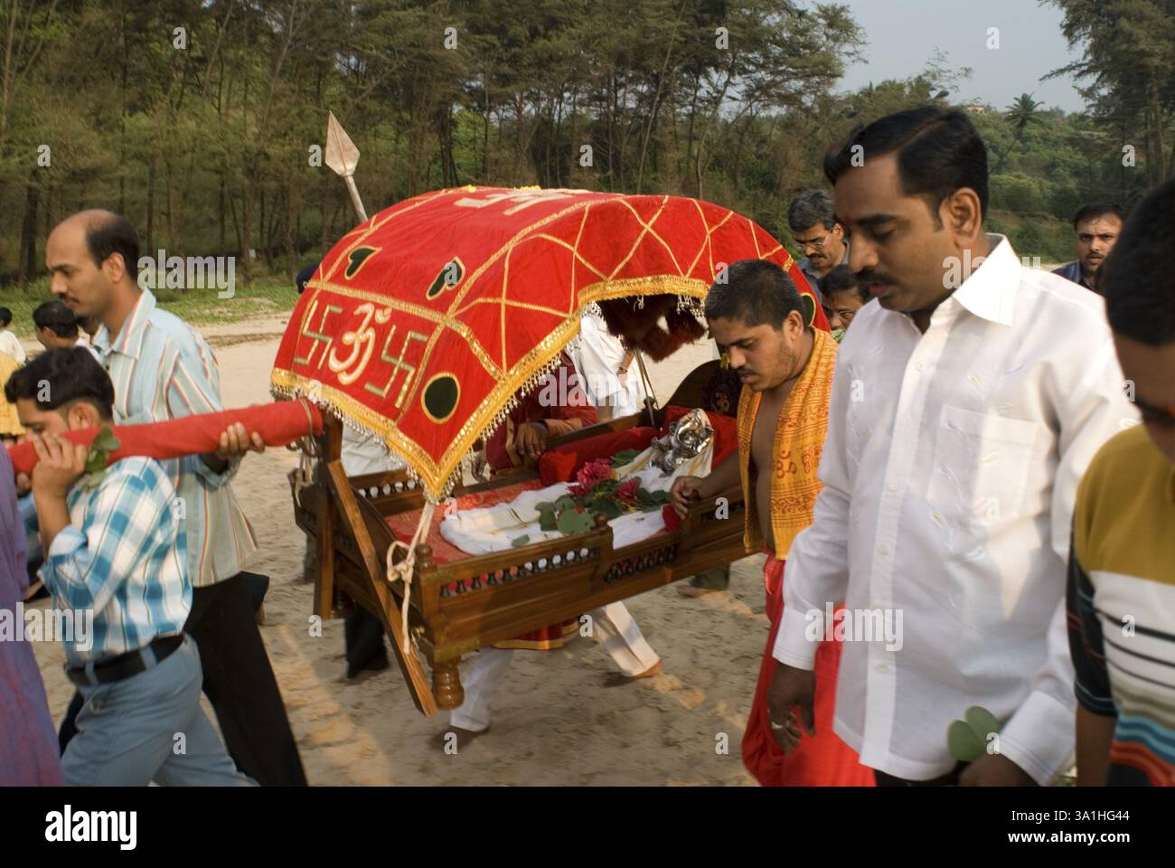 Palkhi ceremony hi-res stock photography and images - Alamy