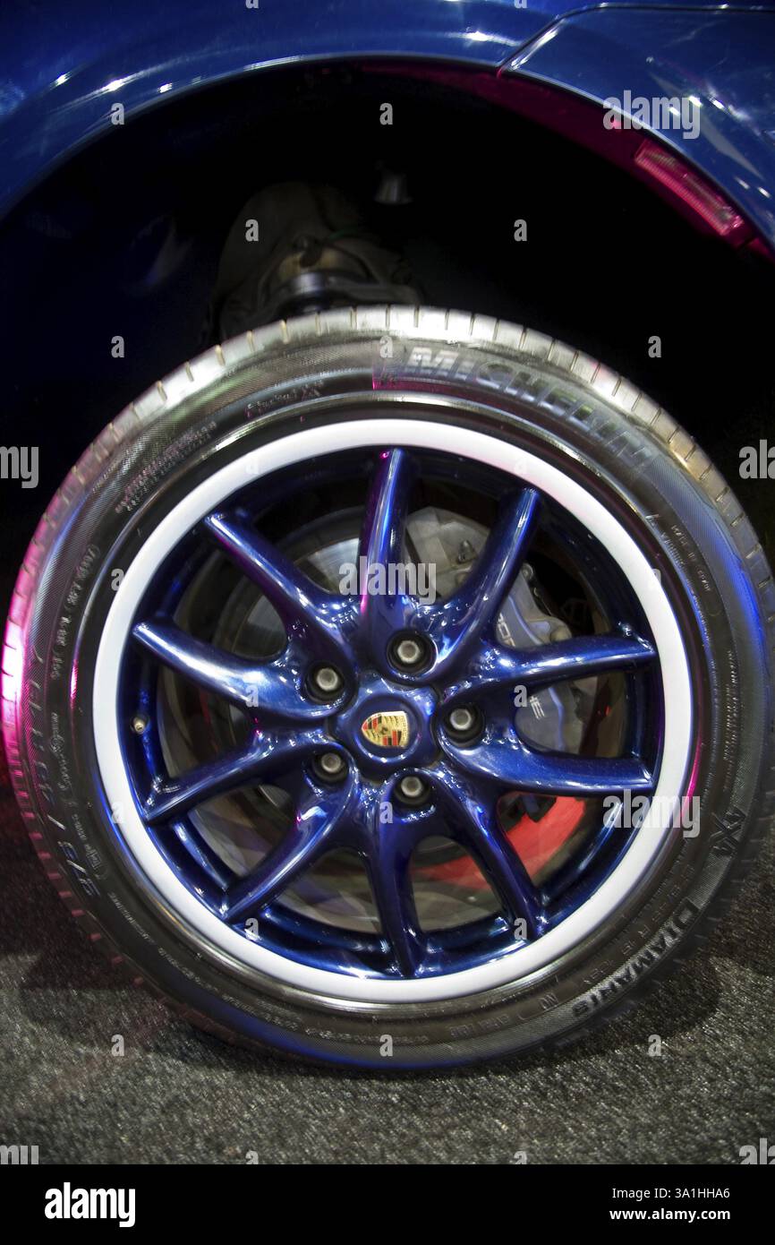 Modern indian car hi-res stock photography and images - Alamy