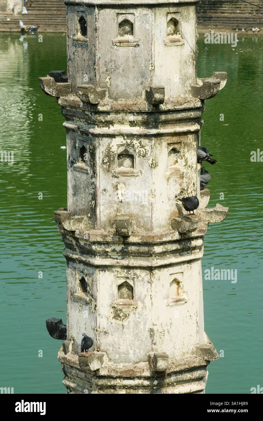 A view of hindu water tank Banganga, Walkeshwar, Bombay now Mumbai ...