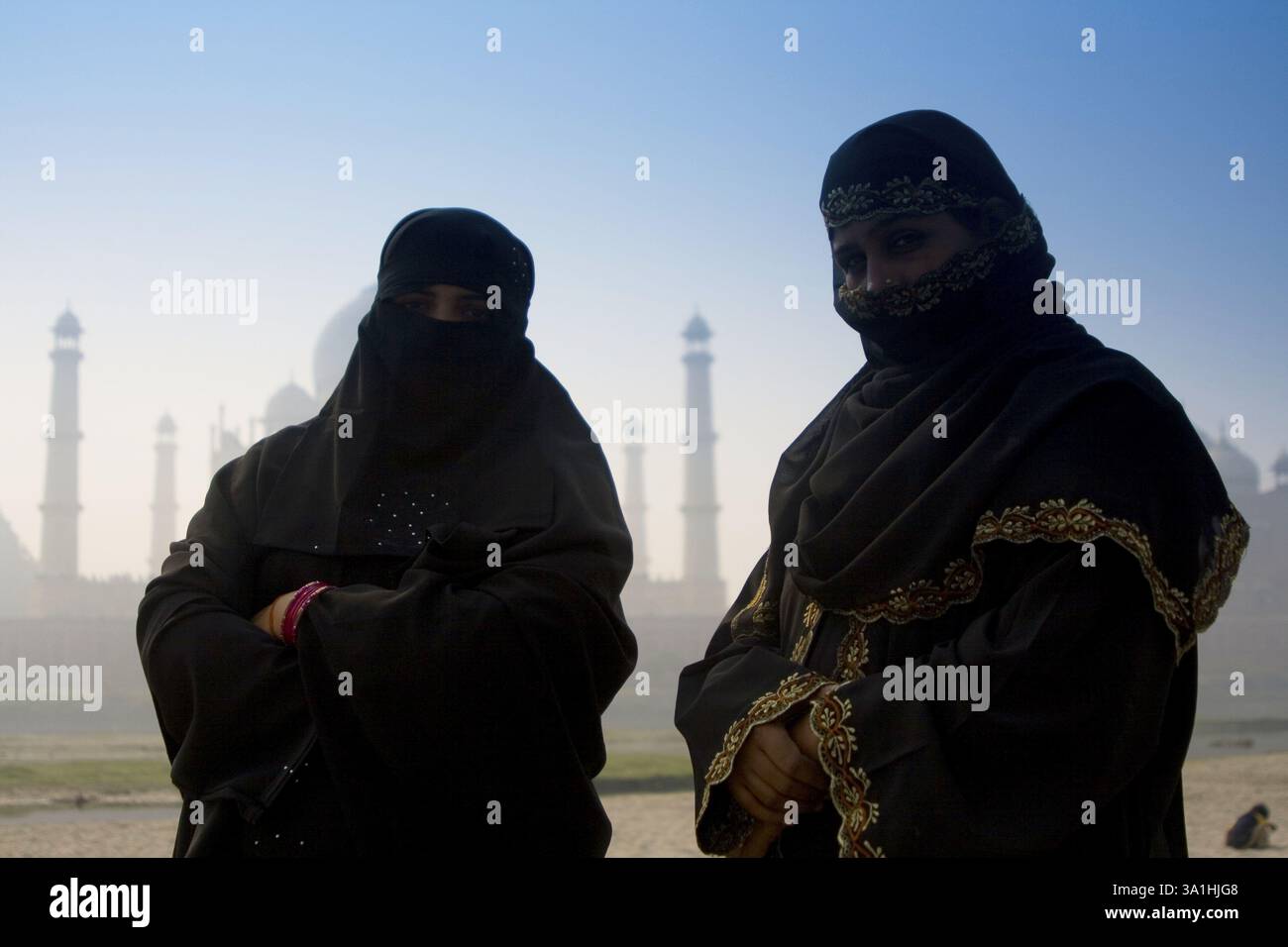Muslim women back side of mogul monument Taj Mahal seven wonder of the ...