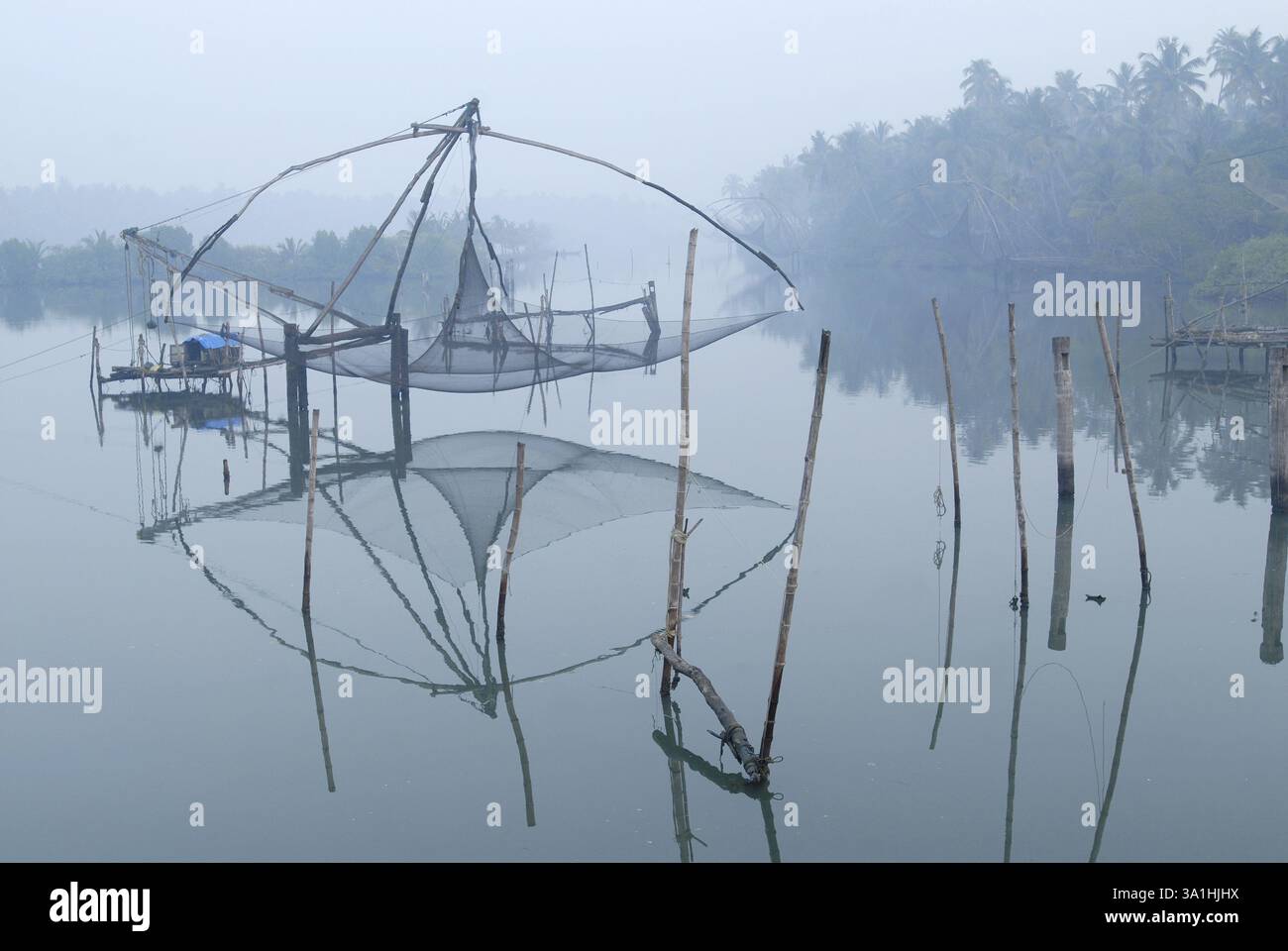 The Chinese fishing net, cheena vala fishing technique, cochin kochin ...