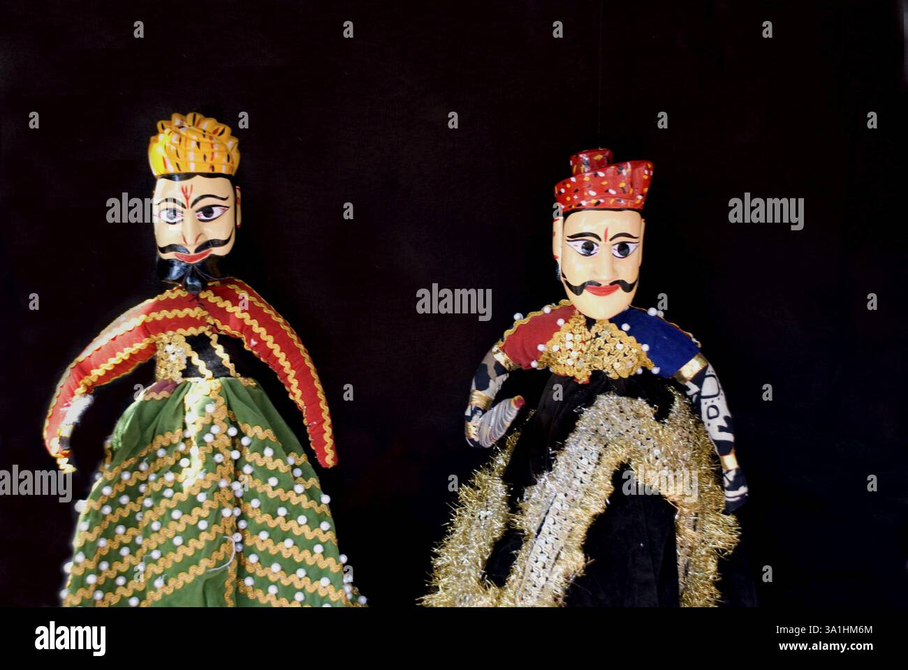 Costumed puppets hi-res stock photography and images - Alamy