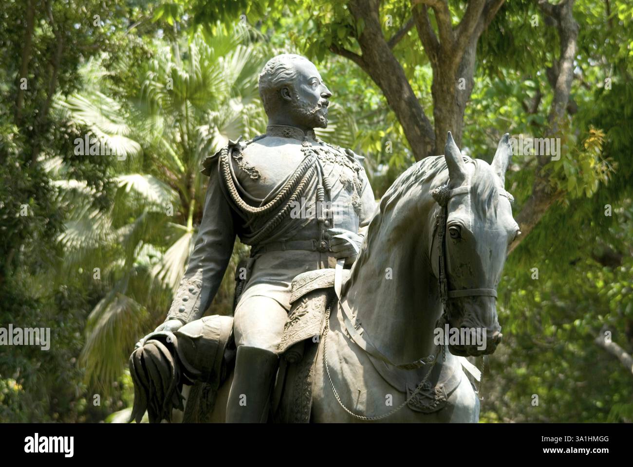 Statue of king Edward VII and kala ghoda at Jijamata garden in Bombay ...