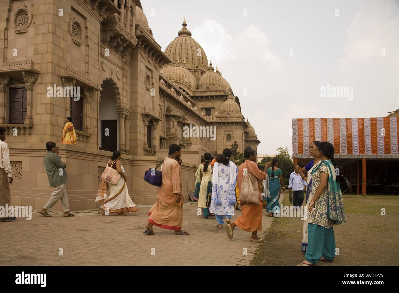Devotees visited in Belur math headquarter of Ramakrishna mission ...