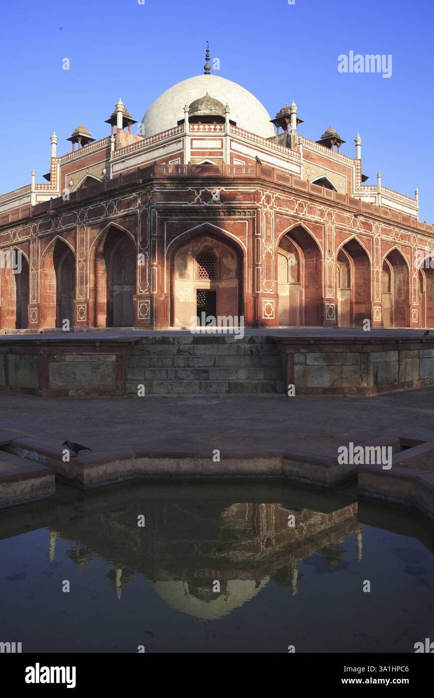 Humayun's tomb built in 1570 made from red sandstone and white marble ...