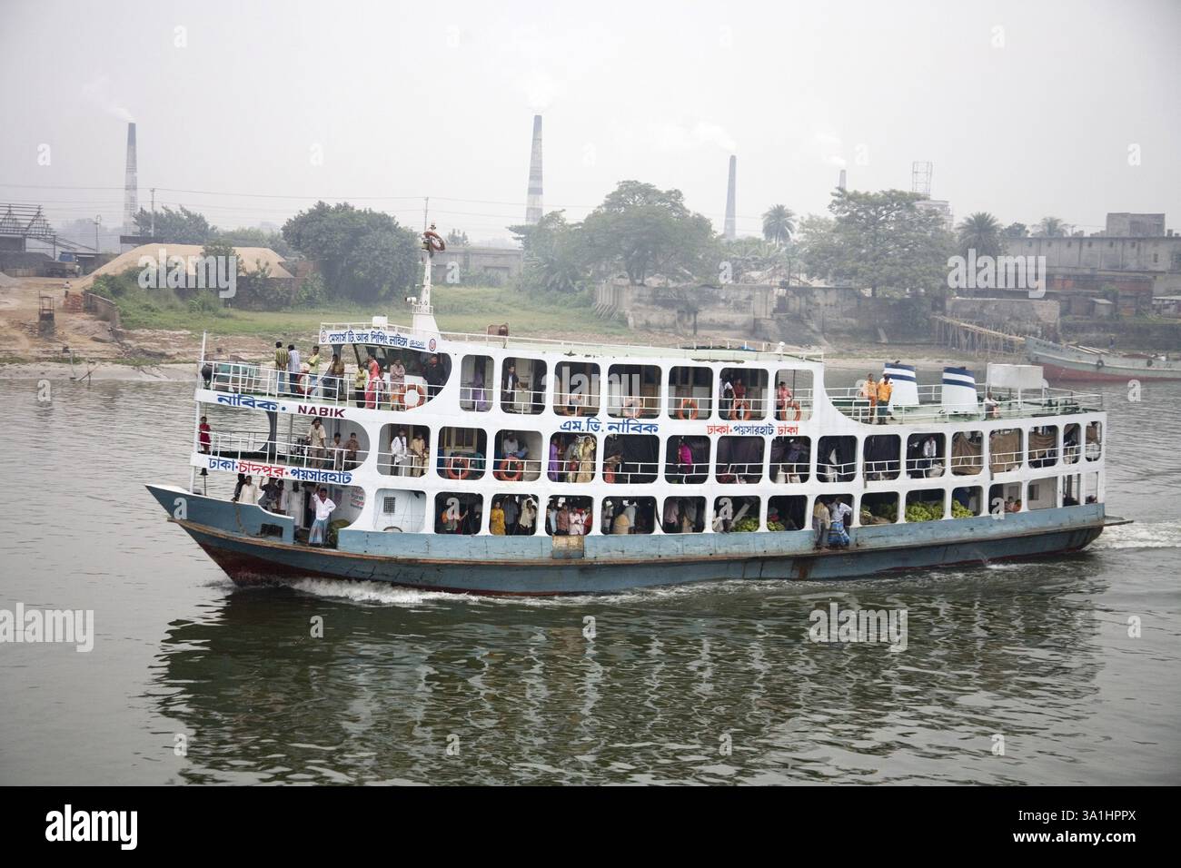 Cruise boat in Burigunga Buri Gunga River, Sadarghat Boat terminal, Dhaka, Bangladesh, Asia ...
