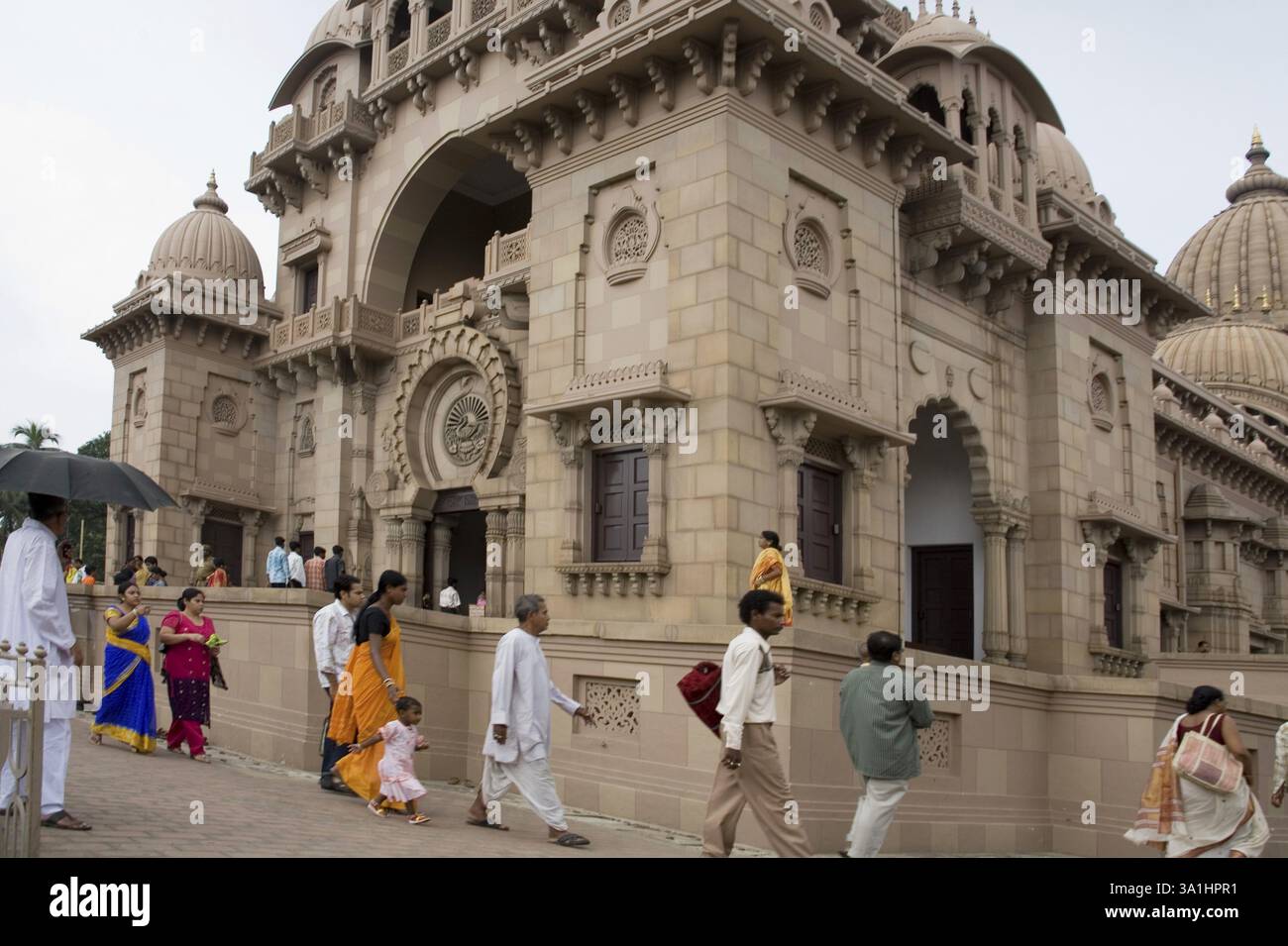 Devotees visited in Belur Math headquarter of Ramakrishna Mission ...
