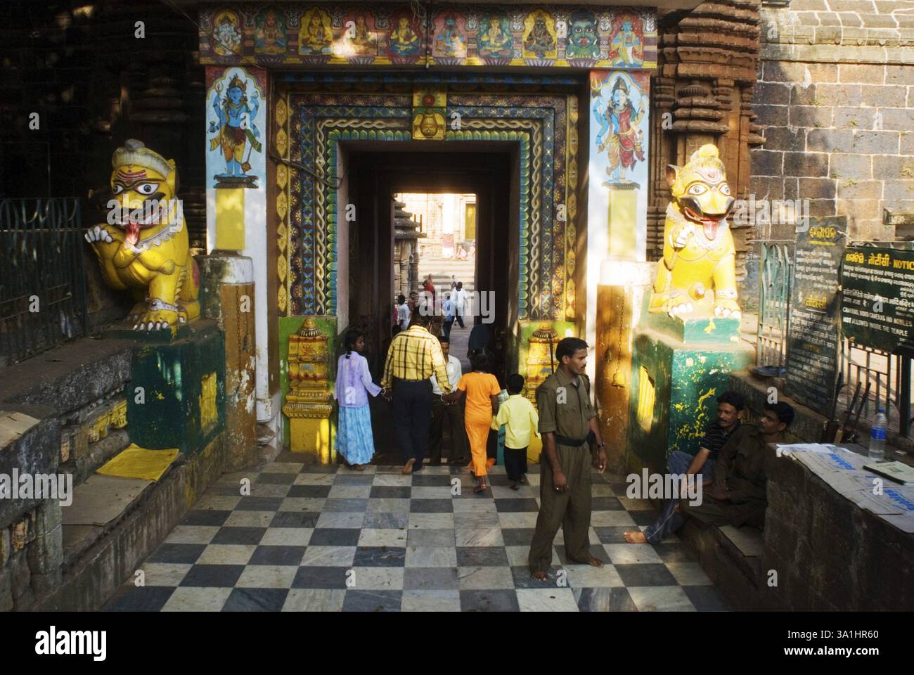 11th century temple of lord Lingaraj epitome of architectural beauty ...