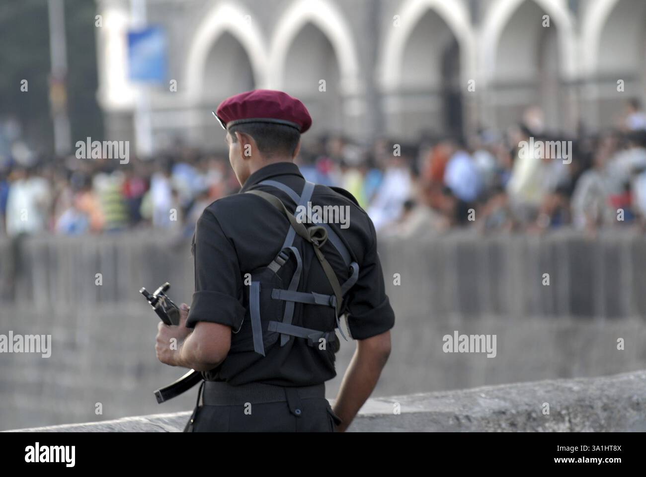 Indian Navy commando take guard as naval musical band perform Beating retreat at Gateway of ...