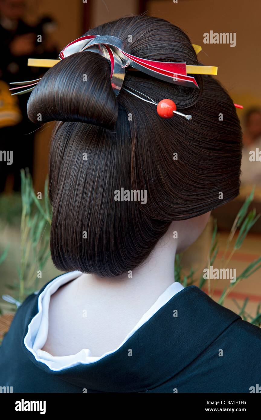 Female Japanese movie actor wearing kimono sporting a traditional ...