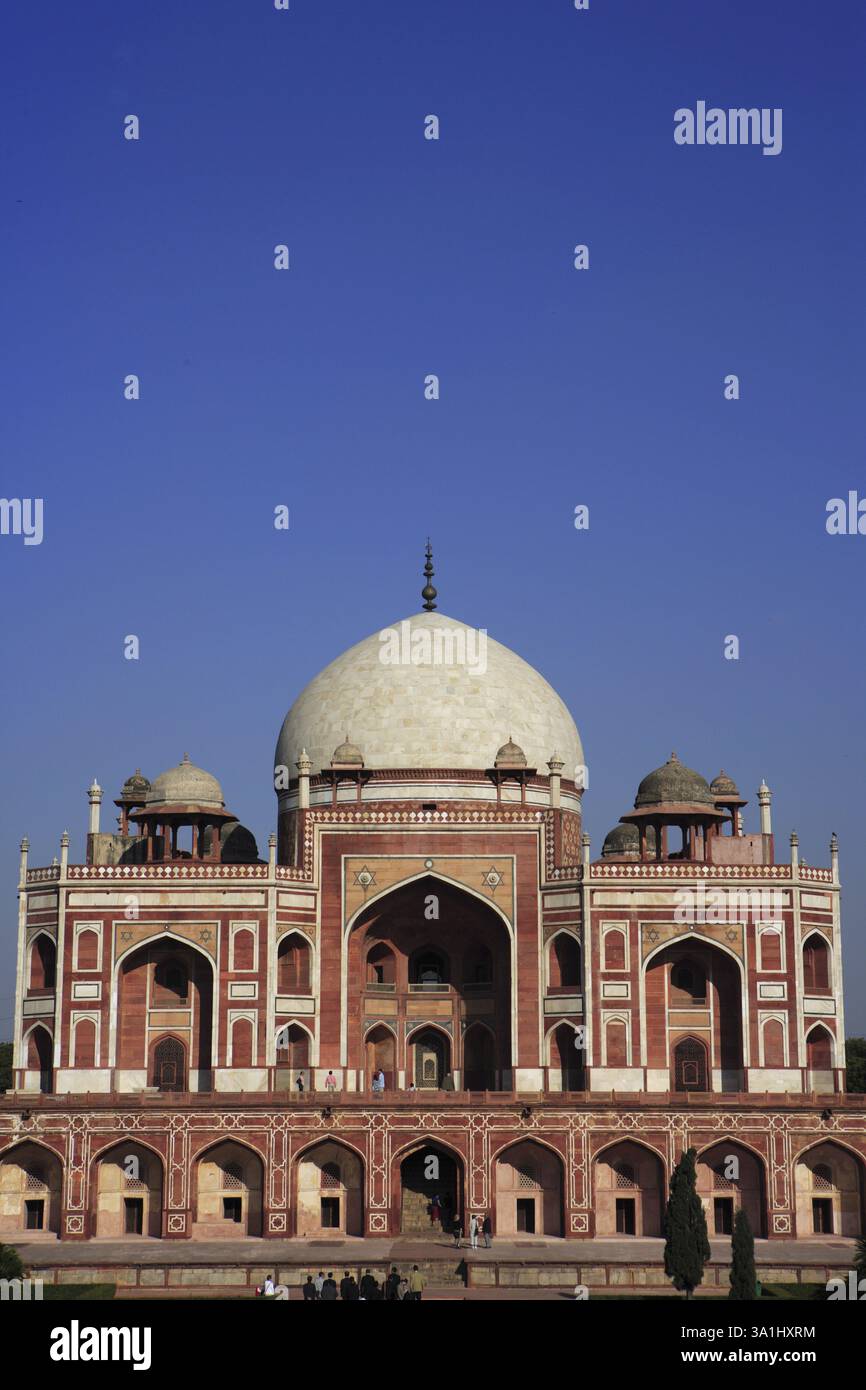 Humayun's tomb built in 1570 made from red sandstone and white marble ...