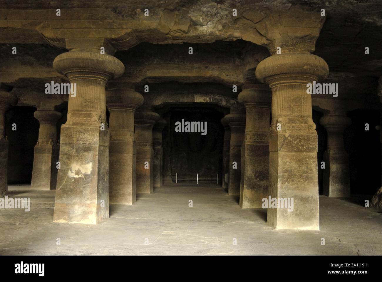 UNESCO-World Heritage Site, Huge courtyard pillars in cave number 1 at ...