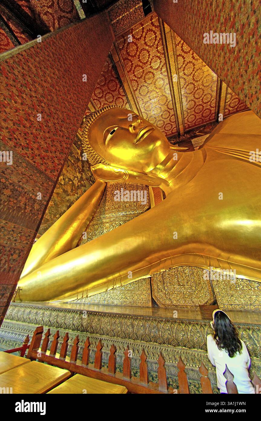 Wat Phra Chetuphon monastery King Rama one Chakri dynasty 16th century ...