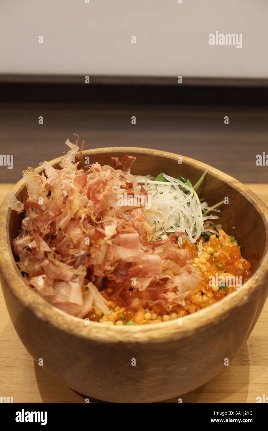 Japanese cuisine: salmon and ikura (salmon roe) rice bowl in Tokyo ...