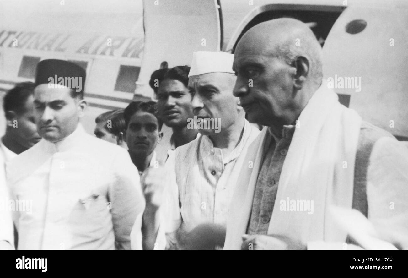 Jawaharlal Nehru and Sardar Vallabhbhai Patel on their arrival at the ...
