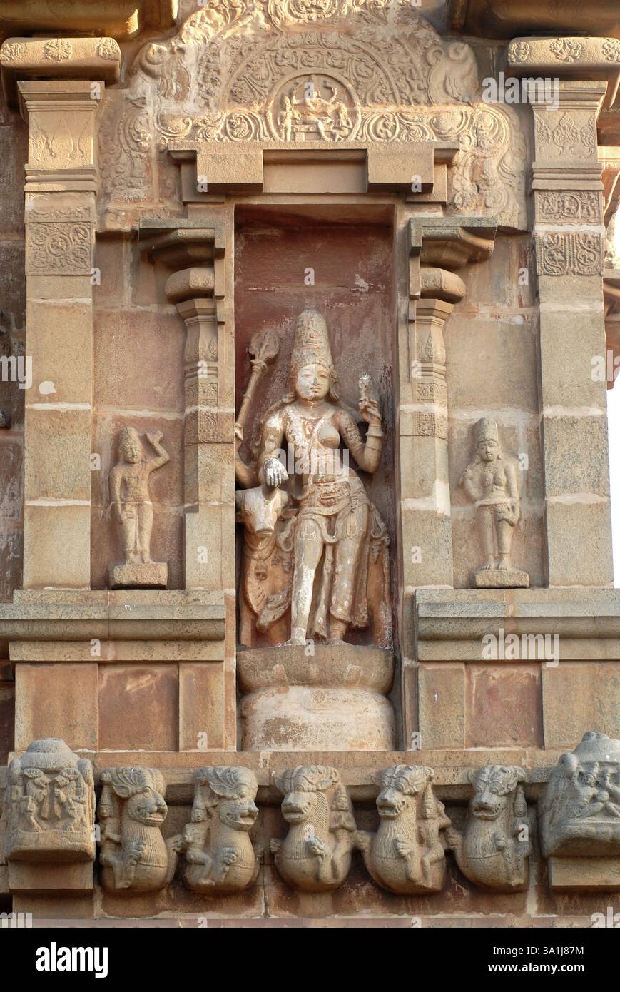 Rishaba Ardhanari sculpture on the exterior wall of Brihadishvara ...
